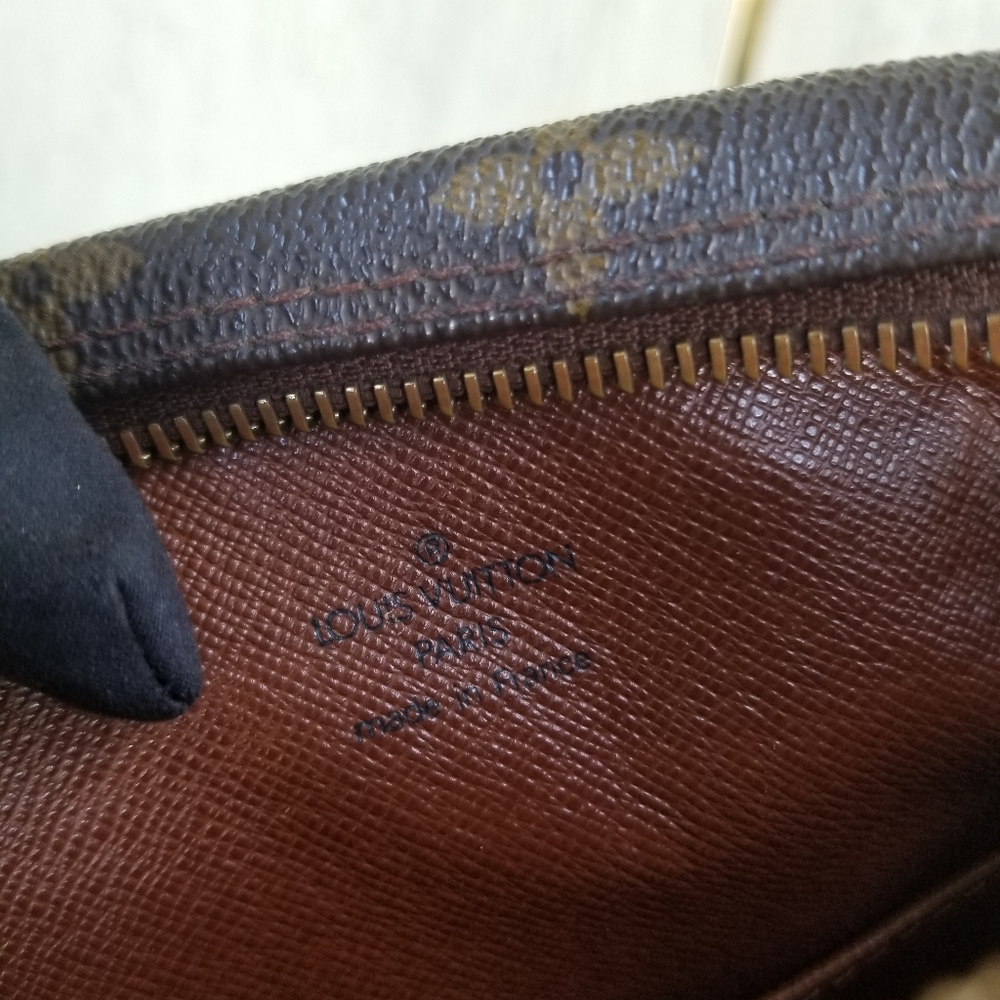 Louis Vuitton Lv Beautiful Amazon Crossbody Bag Signa… - Gem